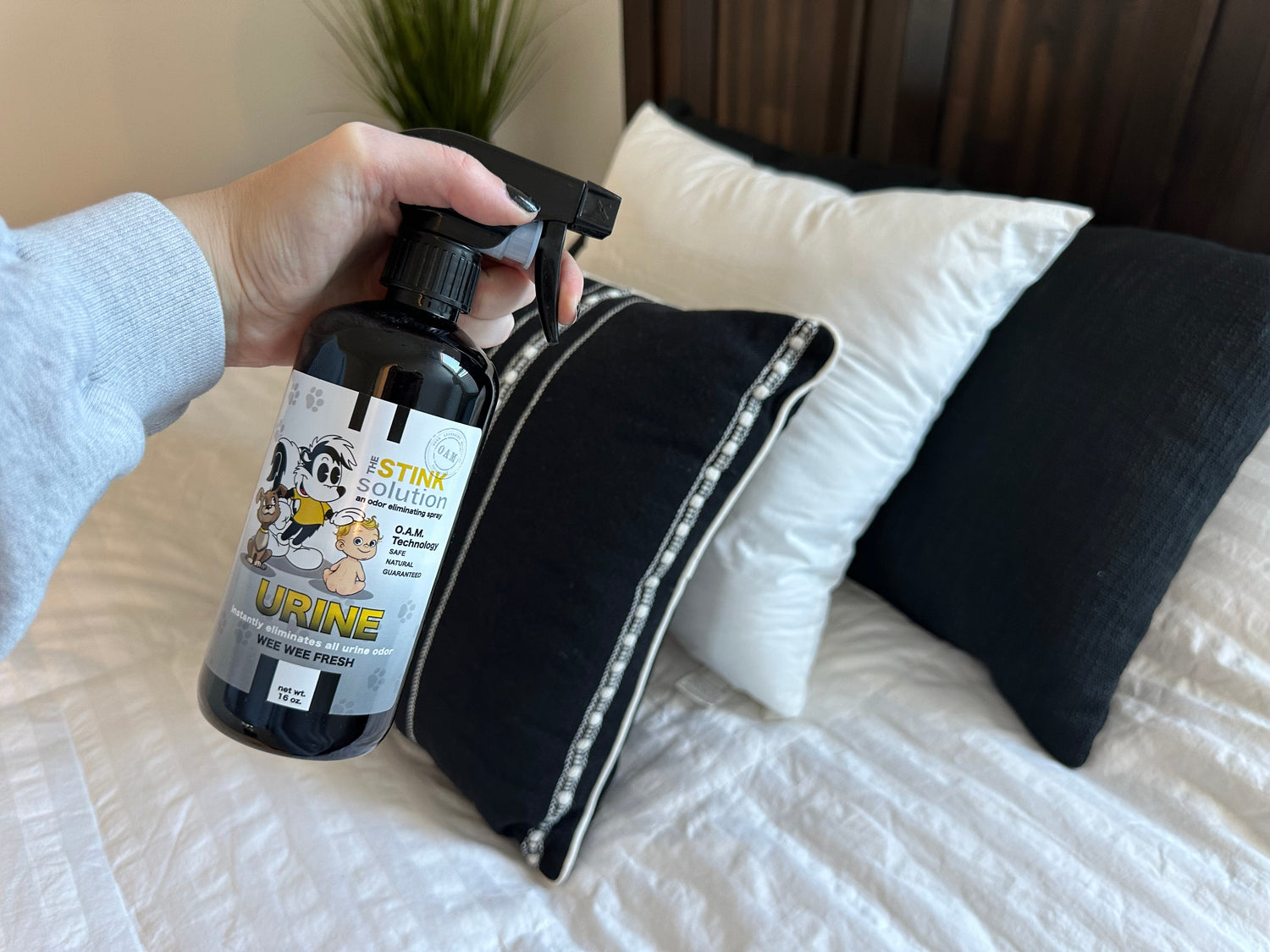 How to Get Rid of That Funky Pee Smell in Blankets, Sheets, & Pillows ...